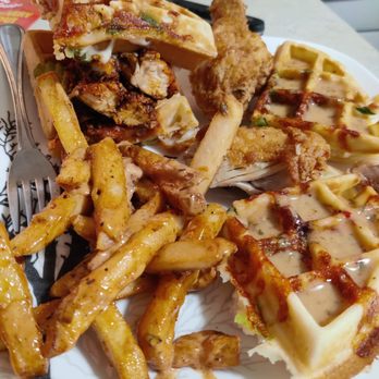 CLUCK CLUCKS - Updated January 2026 - 411 Photos & 307 Reviews - 222 ...