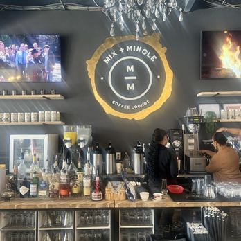 MIX AND MINGLE COFFEE LOUNGE - Updated April 2025 - 102 Photos & 39 ...
