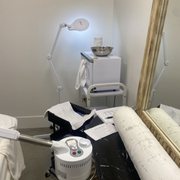 BODY LOGIC SCHOOL OF COSMETOLOGY, ESTHETICS & MASSAGE THERAPY - 48 ...