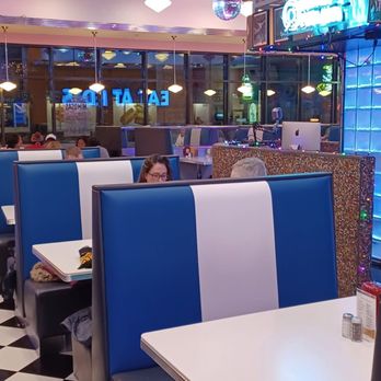 ED DEBEVIC’S - 330 Photos & 179 Reviews - 159 E Ohio St, Chicago ...