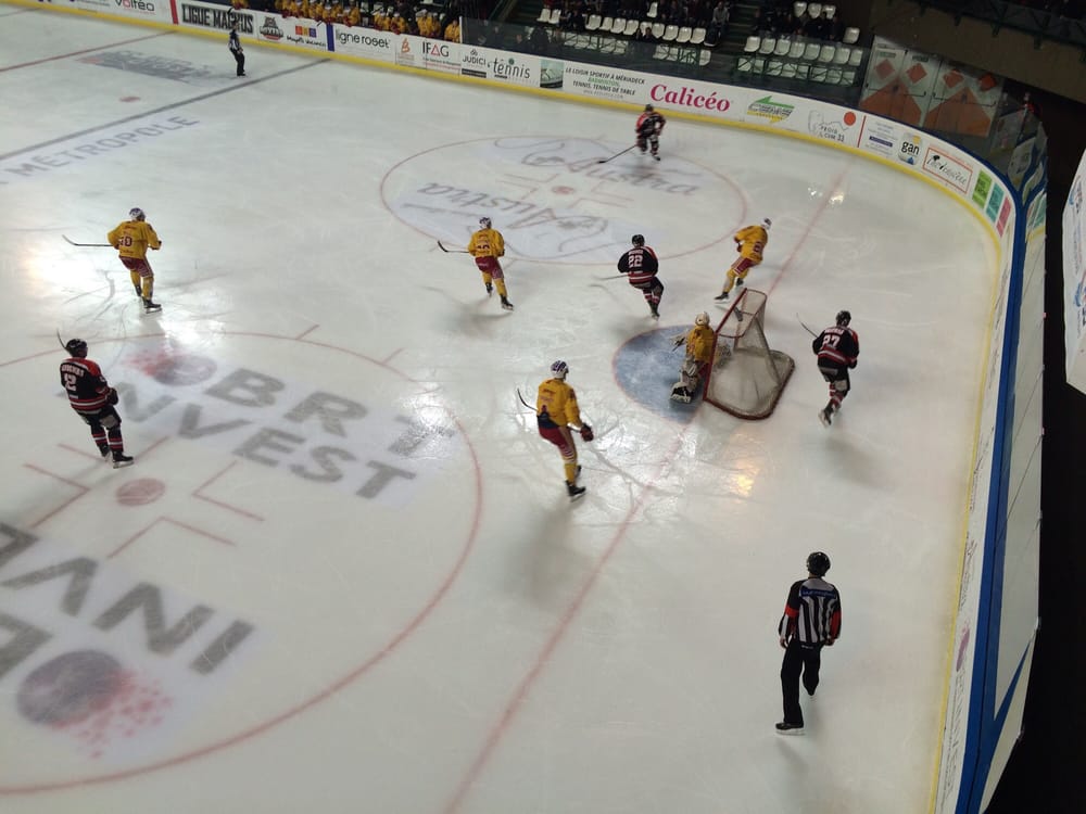 PATINOIRE MÉRIADECK - Updated September 2024 - 18 photos & 28 avis - 95 ...