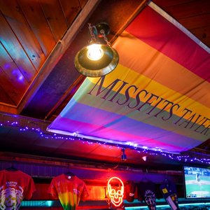 CLEO’S BROWN BEAM TAVERN - Updated October 2025 - 85 Photos & 80 ...