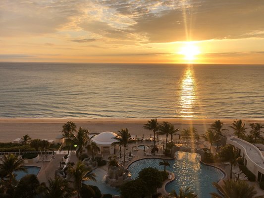 TRUMP INTERNATIONAL BEACH RESORT - 278 Photos & 216 Reviews - Resorts ...