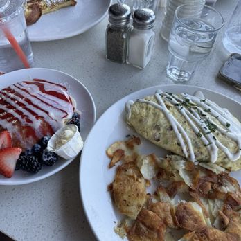 BUTTERS PANCAKES & CAFE - MAYO BLVD - Updated June 2024 - 421 Photos & 567 Reviews - 7000 E Mayo ...