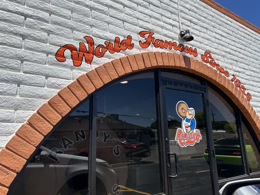 RANDY’S DONUTS - Updated December 2025 - 162 Photos & 150 Reviews ...