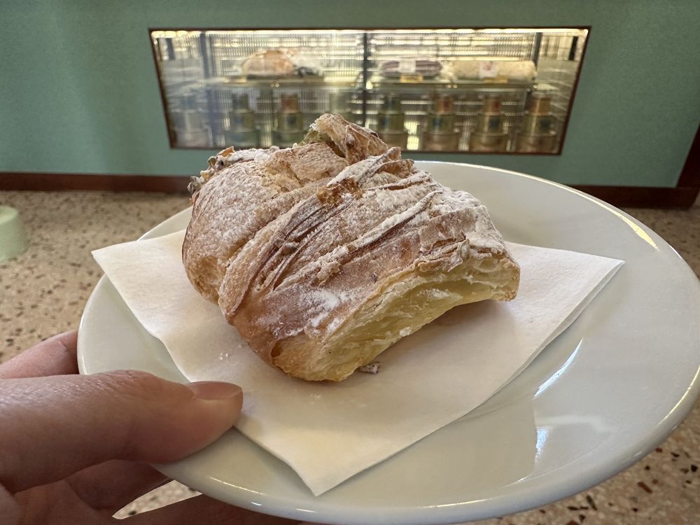 BAR LUCE - Updated April 2025 - 146 Photos & 34 Reviews - Largo Isarco ...