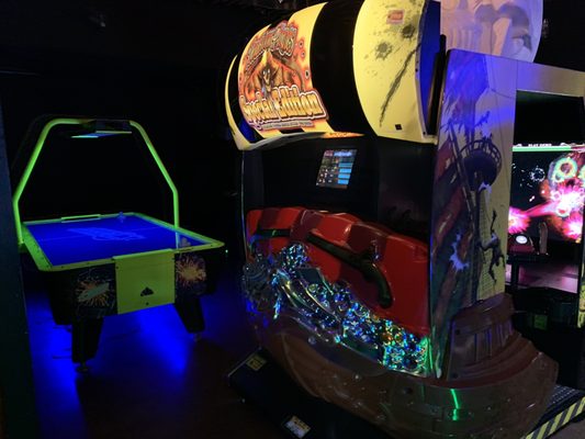 VOLCANO ROOM - Updated May 2024 - 90 Photos & 77 Reviews - 4650 Nasa ...