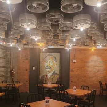 THE FREEHOUSE - Updated October 2024 - 802 Photos & 802 Reviews - 701 N ...