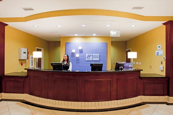 HOLIDAY INN EXPRESS & SUITES RENO AIRPORT - 81 Photos & 74 Reviews ...