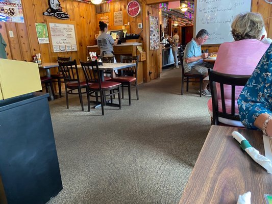 WALL LAKE TAVERN - Updated August 2025 - 13 Photos & 29 Reviews - 6100 ...
