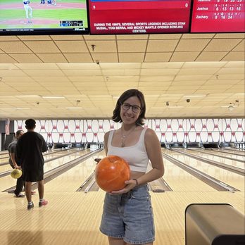 OAK TREE LANES BOWLING AND SPORTS BAR - Updated October 2025 - 116 ...