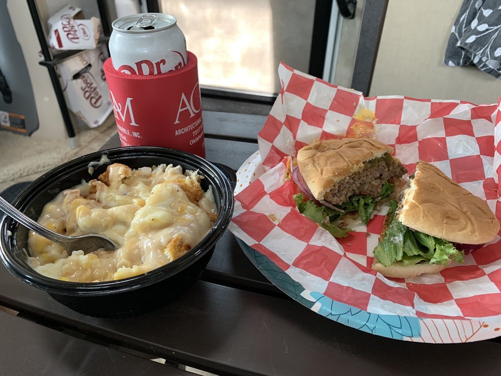 Mel’s Drive Thru Chicken and BBQ, Cuba | Roadtrippers