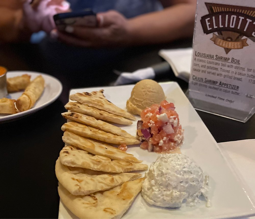 ELLIOTT’S ON CONGRESS - Bar - 135 E Congress St, Tucson, Arizona - 262 ...