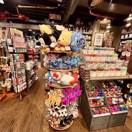 CRACKER BARREL OLD COUNTRY STORE - Updated October 2025 - 550 Photos ...
