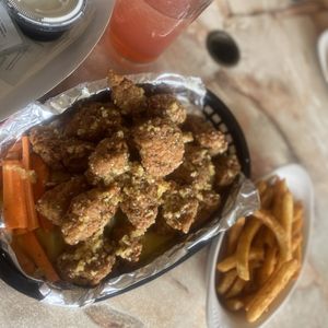 WICKED HOLLO BAR & GRILL - Updated April 2025 - 18208 Cussewago Rd ...