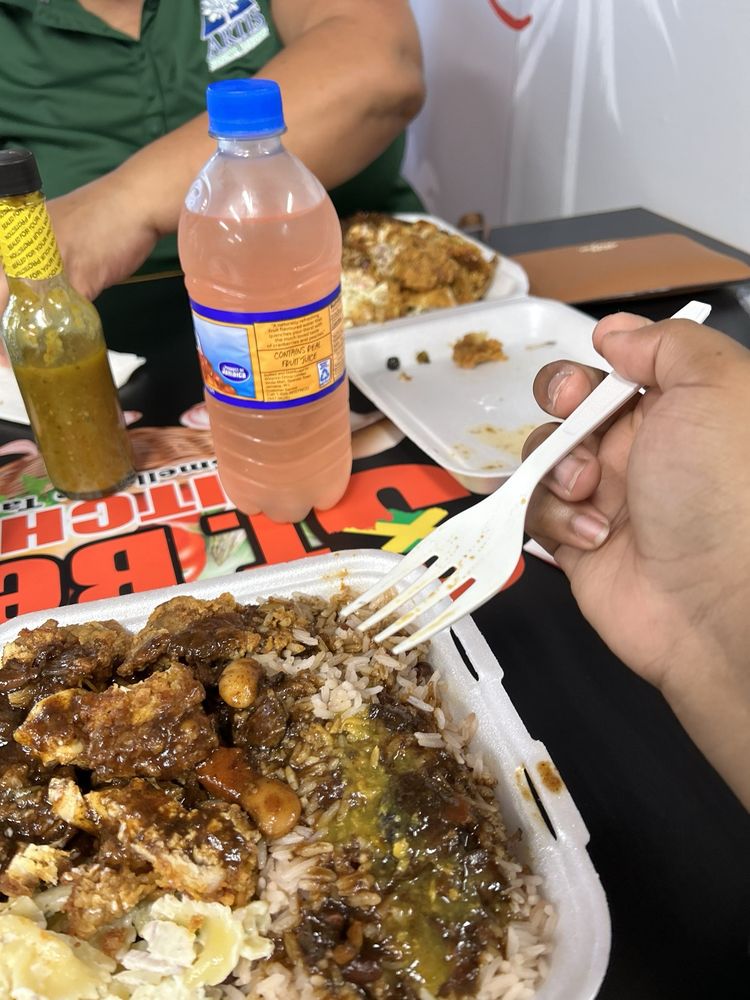 ST BESS KITCHEN - Updated October 2025 - 17 Reviews - 8318 W Oakland ...