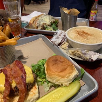 THE 4 CORNERS PUB - Updated August 2025 - 129 Photos & 204 Reviews ...