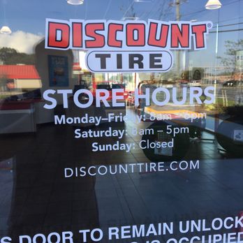 Discount tire hours store
