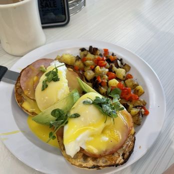 THE DAILY DINER - Updated July 2025 - 113 Photos & 57 Reviews - 240 W ...