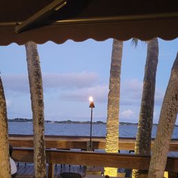 RIVER ROCKS DINING DOCKSIDE - Updated December 2025 - 325 Photos & 542 ...