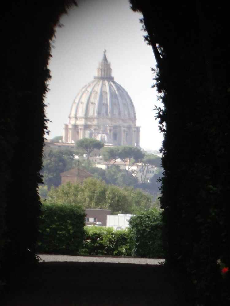 THE AVENTINE KEYHOLE - 14 Photos - Piazza dei Cavalieri di Malta, Roma ...