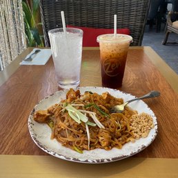 ZEN THAI - Updated October 2025 - 488 Photos & 352 Reviews - 110 N ...