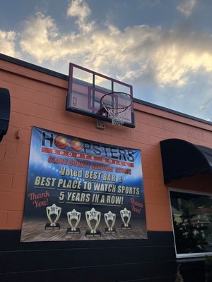 HOOPSTERS SPORTS BAR & GRILL JEFFERSONVILLE - Updated May 2025 - 101 ...