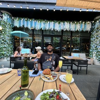 FORA - Updated December 2024 - 214 Photos & 71 Reviews - 311 N Morgan ...