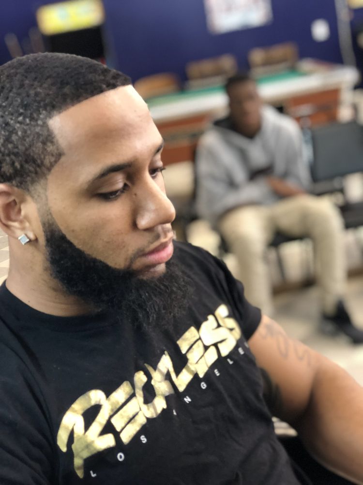 JUNE TAO THE BARBER JUST EARL’S - Updated January 2026 - 212 S ...