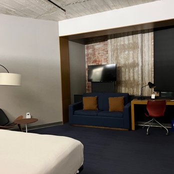 ALOFT DALLAS DOWNTOWN - Updated May 2024 - 253 Photos & 225 Reviews ...
