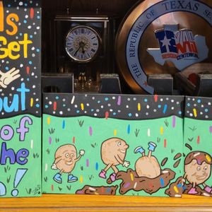 MAX’S DONUT SHOP - Updated December 2025 - 190 Photos & 354 Reviews ...