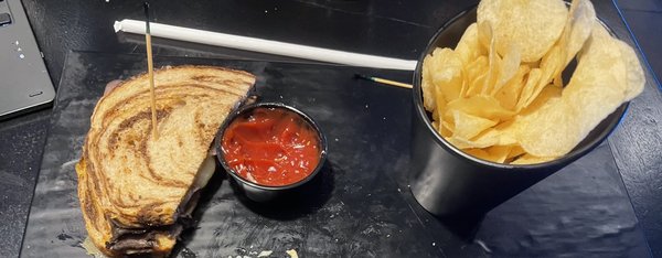 UPBAR - 45 Photos & 45 Reviews - Bars - 3763 Forest Park Ave, St. Louis ...