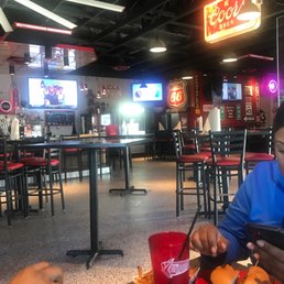 THE GARAGE BURGERS AND BEER - Updated December 2024 - 211 Photos & 213 ...