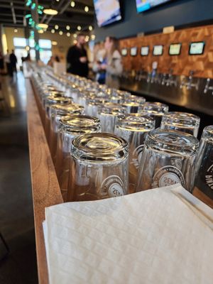 PINTS AND PADDLE - Updated October 2025 - 98 Photos & 45 Reviews - 15450 Grove Cir N, Maple ...