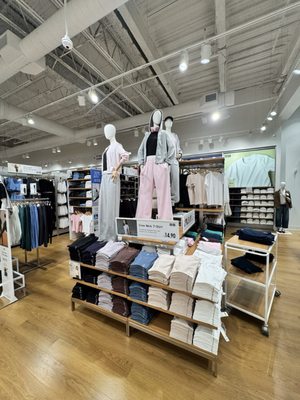 UNIQLO - MEMORIAL CITY MALL - Updated April 2026 - 122 Photos & 19 ...