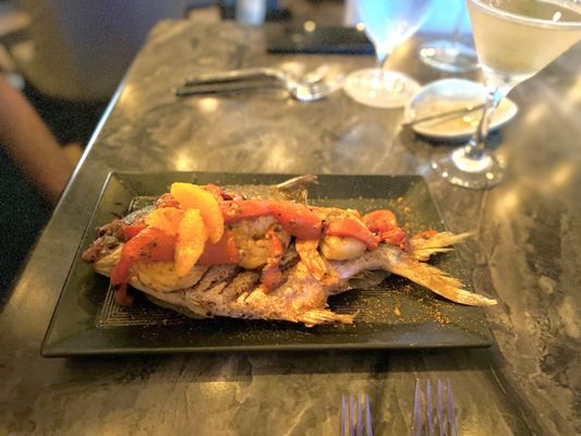 ROE. RAW OYSTER BAR & STEAK - Updated October 2025 - 82 Photos & 87 ...