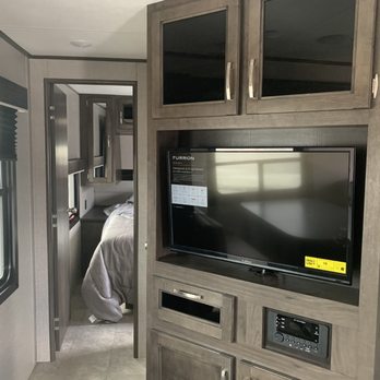 CRESTVIEW RV SUPERSTORE - Updated January 2026 - 20 Photos & 90 Reviews ...