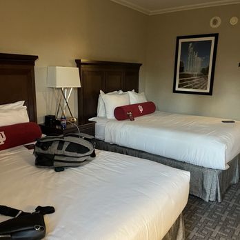 BIDDLE HOTEL - Updated October 2025 - 43 Photos & 42 Reviews - 900 E ...