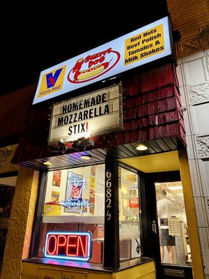 SNAPPY DOG - Updated December 2025 - 97 Photos & 152 Reviews - 6682 1/2 ...