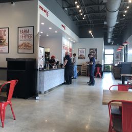 MOOYAH BURGERS, FRIES & SHAKES - Updated August 2025 - 127 Photos & 68 ...