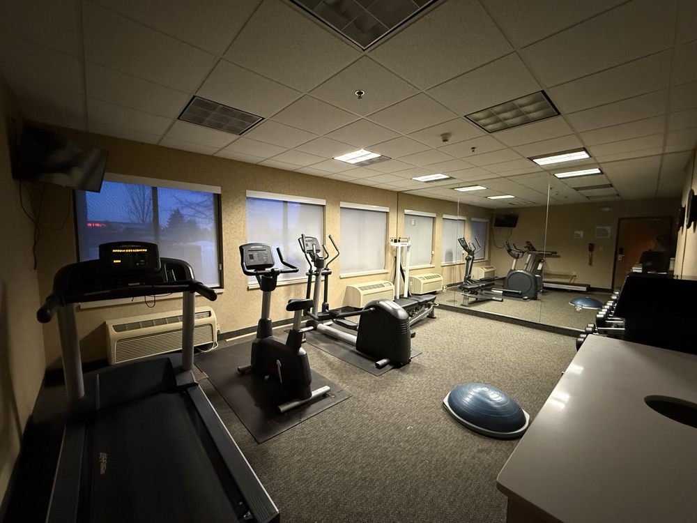 HOLIDAY INN EXPRESS & SUITES BRAINERD-BAXTER - Updated August 2025 - 31 ...