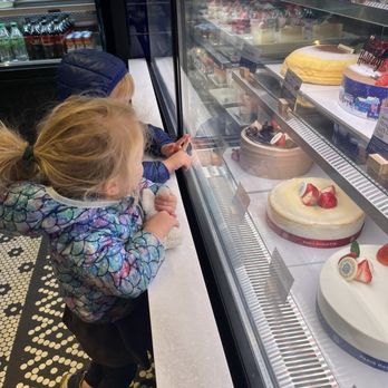 PARIS BAGUETTE - Updated January 2026 - 75 Photos & 42 Reviews - 549 ...