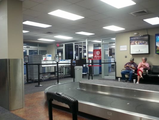 TEXARKANA REGIONAL AIRPORT - Updated July 2024 - 12 Photos & 16 Reviews ...