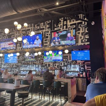 IDYLL HOUND PROPER - Updated August 2025 - 71 Photos & 59 Reviews ...