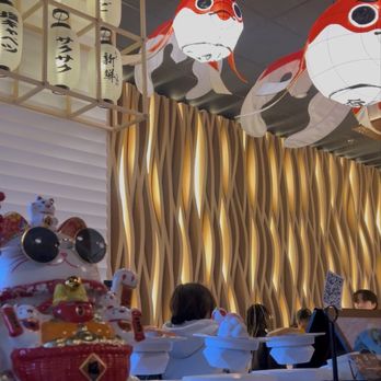 UZU REVOLVING SUSHI - Updated March 2025 - 440 Photos & 210 Reviews ...