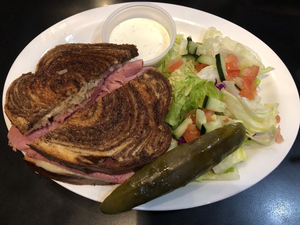 GOVERNOR STUMPY’S - 39 Photos & 127 Reviews - Sports Bars - 321 E ...