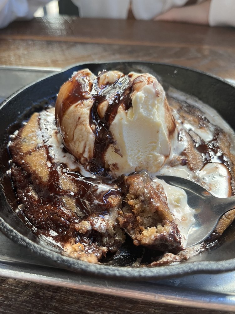 CRUST PIZZA CO. - CREEKSIDE - Updated August 2025 - 62 Photos & 123 ...