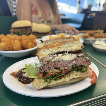 HAPPY BURGER DINER - Updated November 2025 - 643 Photos & 755 Reviews ...