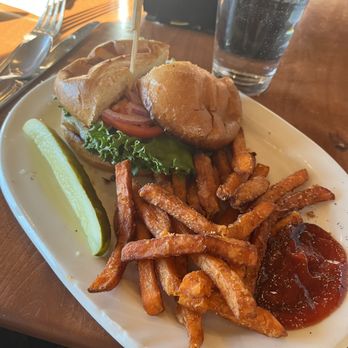 THE TRAPPER GRILL / DEADMAN’S BAR - Updated July 2024 - 170 Photos ...