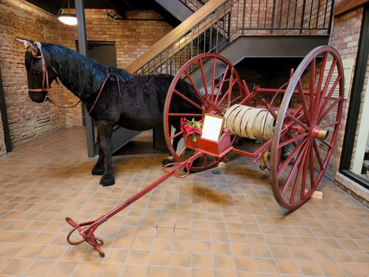 ICE HOUSE MALL & VILLAGE SHOPS - Updated January 2026 - 99 Photos - 200 ...